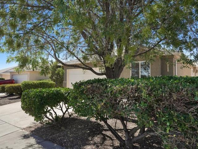 8724 LA Vida Ln SW, Albuquerque, NM 87121