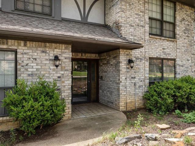 8724 Racquet Club Drive