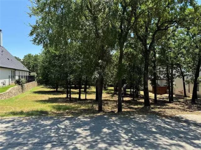 8724 Stewart Dr, North Richland Hills, TX 76182