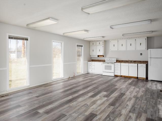 8725 Main St