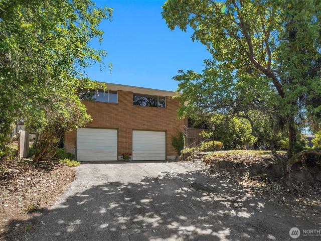 8725 Maple Lane