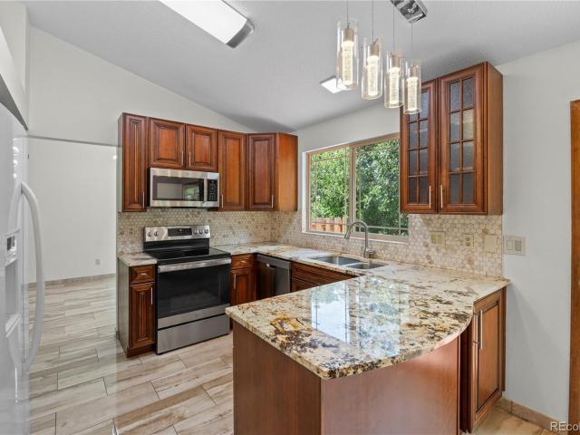 8725 Meadowlark Circle