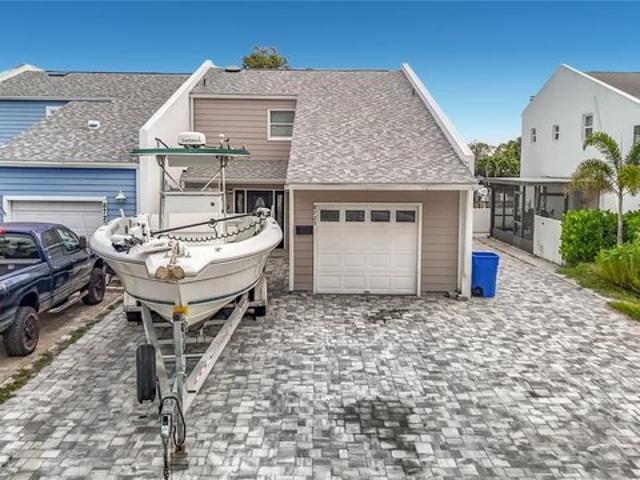 8725 Bay Pointe Dr, Tampa, FL 33615