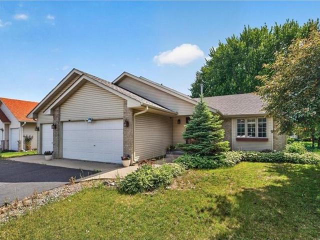 8725 Queens Gdns, Brooklyn Park, MN 55443