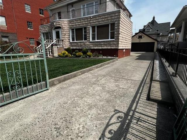 8725 21st Avenue | Compass