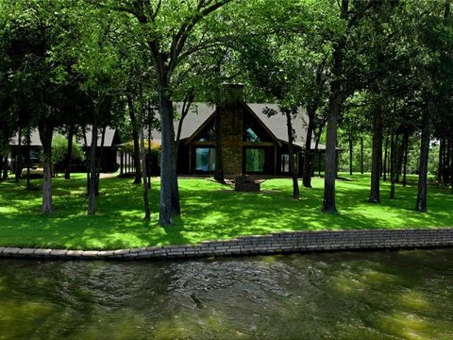 8726 Toler Pt, Larue, TX 75770