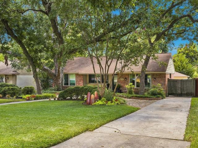 8727 Fawn Drive
