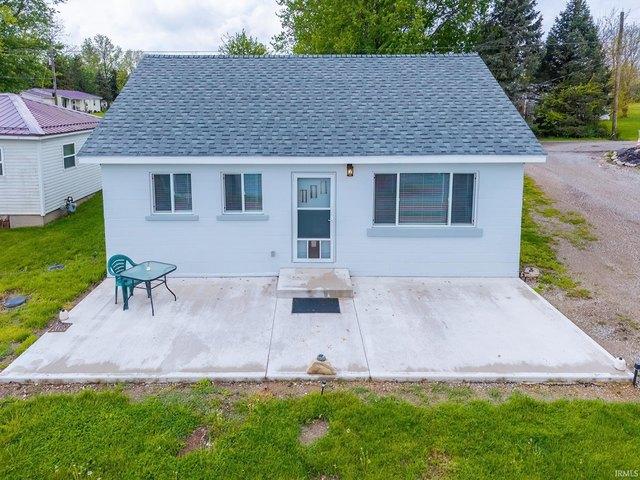 8727 S South Hill Dr, Silver Lake, IN 46982