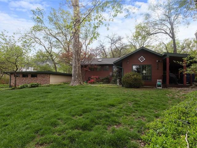8728 Meadow Ln, Leawood, KS 66206 | Compass