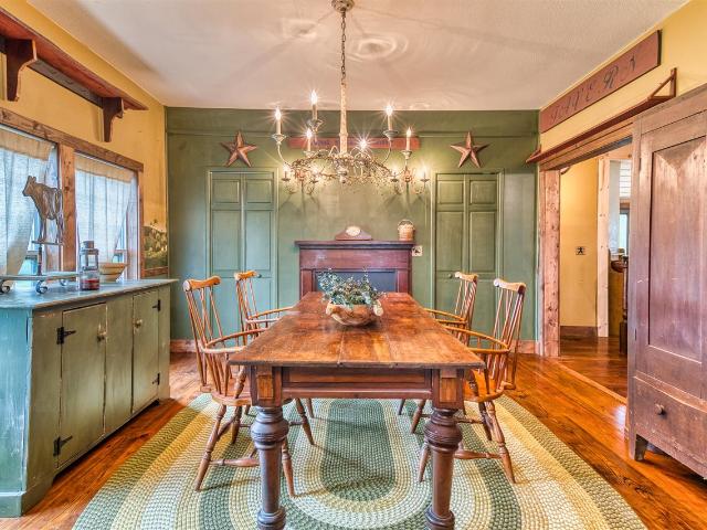 8729 Clarksville Road