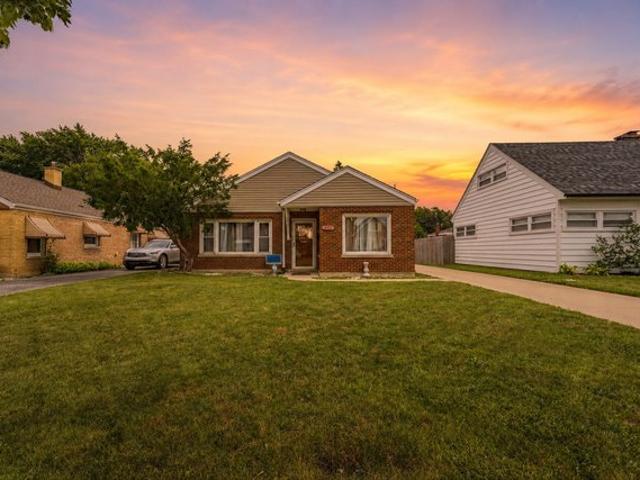 8729 S California St, Evergreen Park, IL 60805