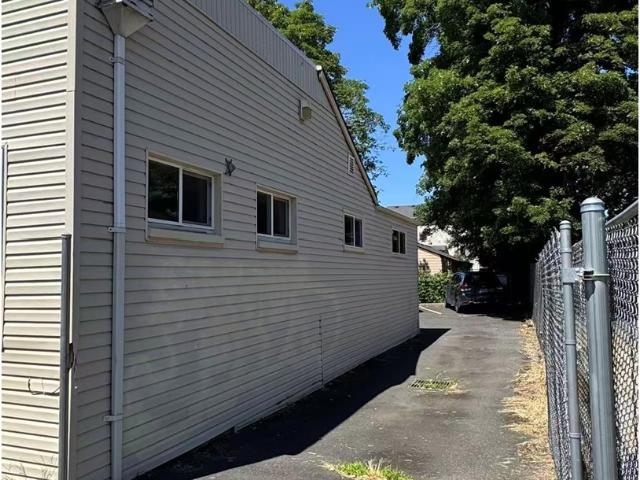 8729 se powell blvd