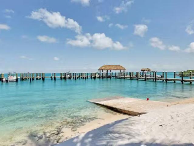 87200 OVERSEAS HWY APT H4, ISLAMORADA, FL 33036 Condo/Townhome.