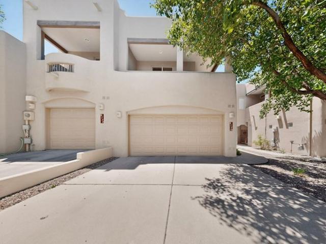 8720 Desert Fox Way NE, Albuquerque, NM 87122