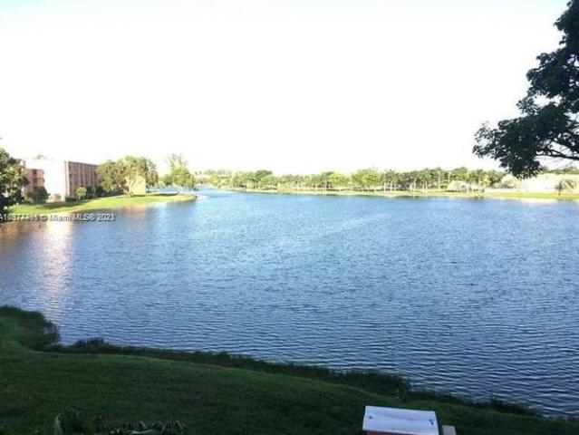 8720 Sherman Cir N #304, Miramar, FL 33025