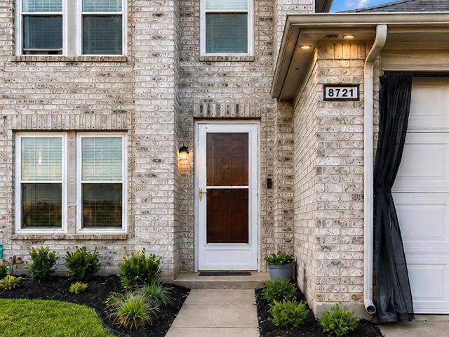 8721 Hunters Trail