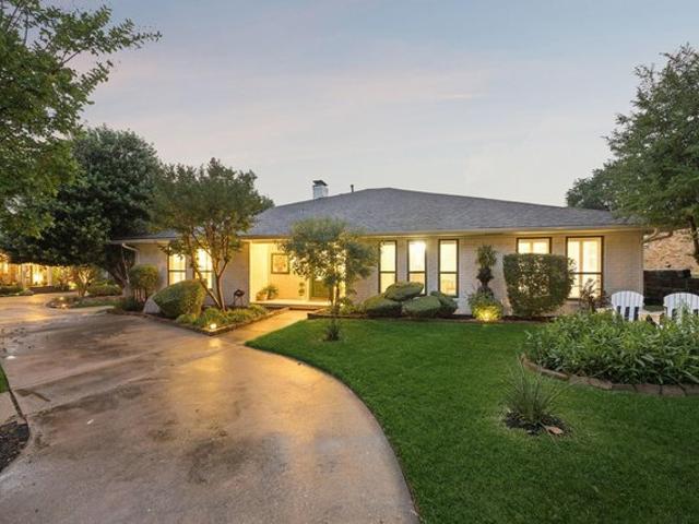 8721 Lacrosse Dr, Dallas, TX 75231