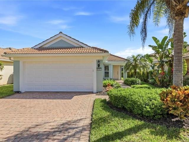 8721 Querce Ct, Naples, FL 34114