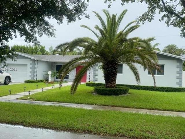 8721 80th St SW, Miami, FL 33173