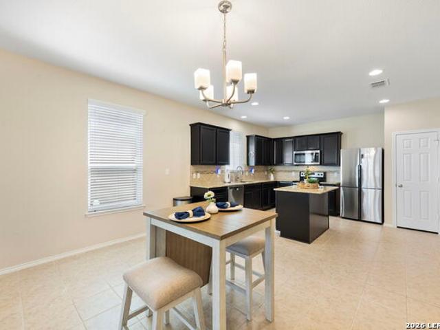 8722 Buggy Ln