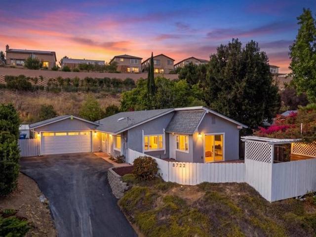 8722 Vanguard Pl, Lakeside, CA 92040