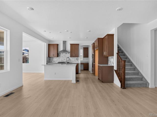 8722 Whiteclover Street