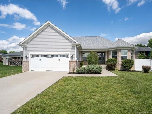 8723 Brookhollow Ct, Charlestown, IN 47111