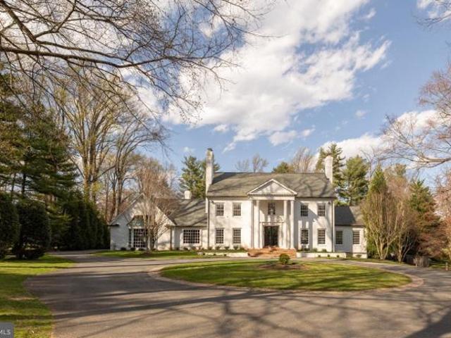 8723 Persimmon Tree Rd, Potomac, MD 20854