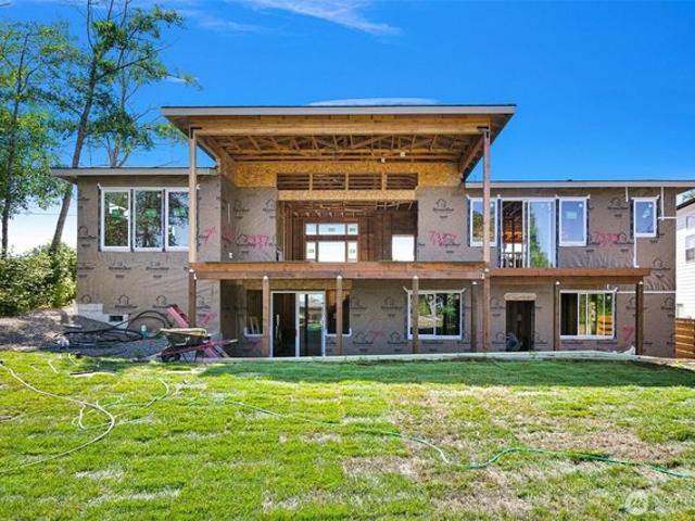 8723 Semiahmoo Dr, Blaine, WA 98230