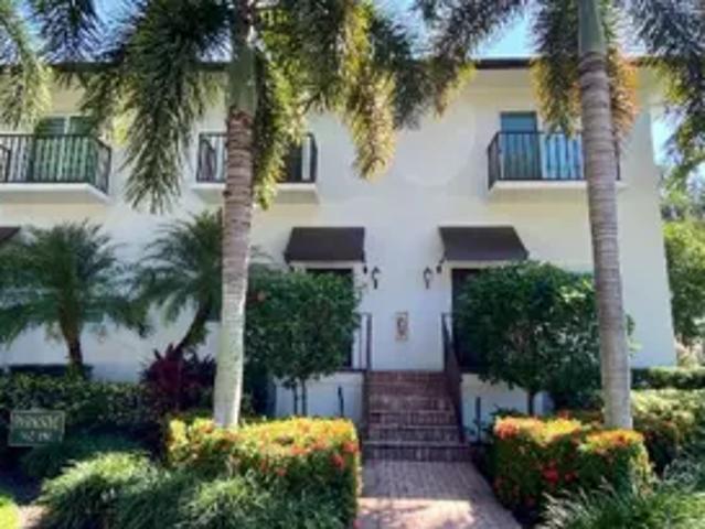 872 7th Ave S, 2 beds, 3 full baths
