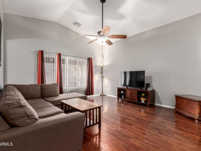 872 e settlers trail