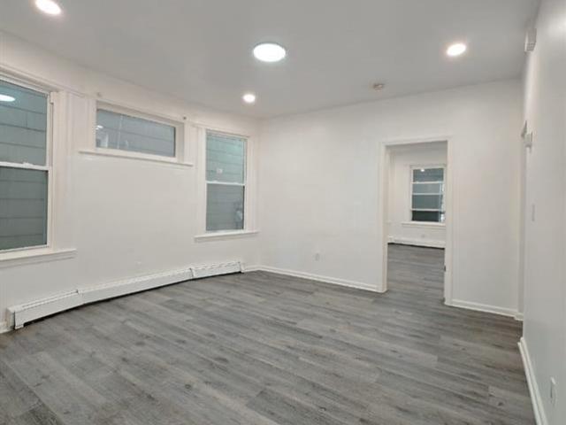 872 S 16th St, Unit 1, Newark, NJ 07108 | MLS #26000 | Compass
