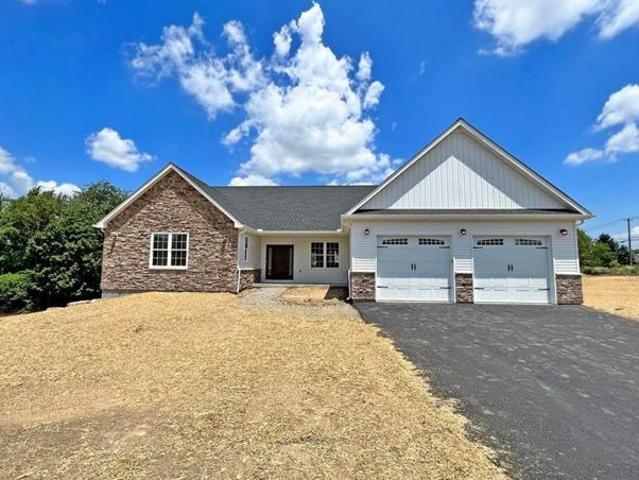 8734 Brown St #1, Washington Township, PA 18080