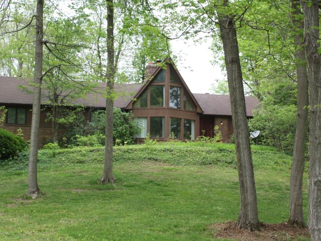 8734 Log Run Dr N, Indianapolis, IN 46234 | MLS #22097