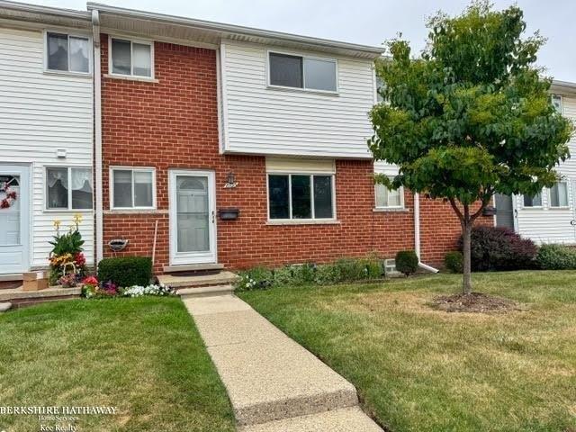 8735 Sterling St, Center Line, MI 48015