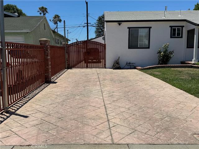 8739 Tyrone Ave