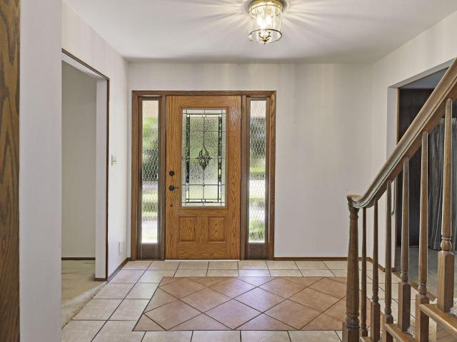 8730 Lakeshore Dr
