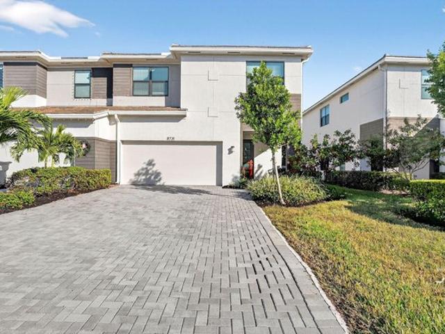 8731 Antarus Dr, Lake Worth, FL 33467