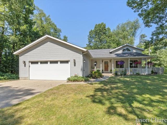 8731 Leonard St, Coopersville, MI 49404