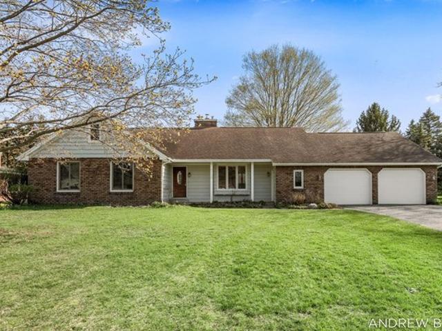 8732 Fairview Ln, Zeeland, MI 49464