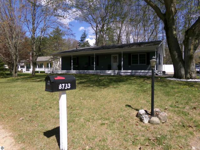 8733 Arbutus