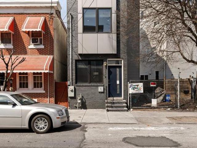 873 Moyer Street