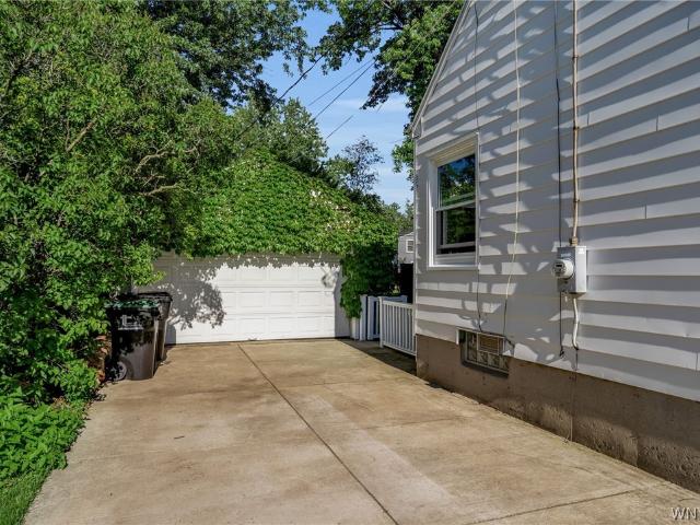 873 Parkhurst Boulevard