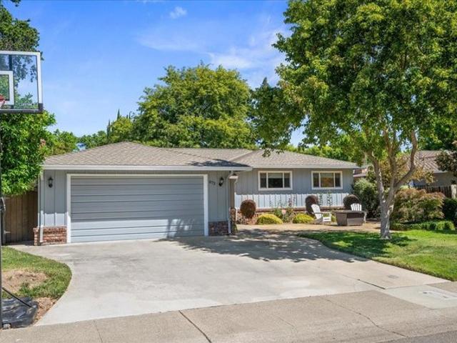 873 Royal Green Ave, Sacramento, CA 95831