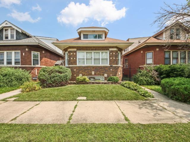 8745 S Sangamon Street