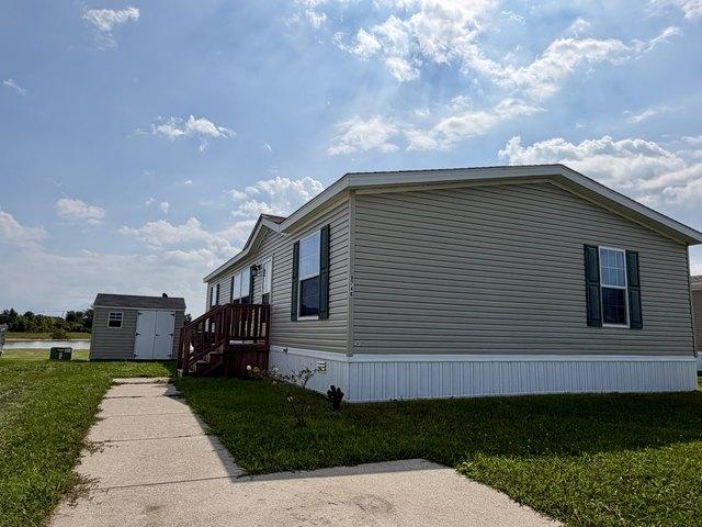 8746 Andre St, Newport, MI 48166