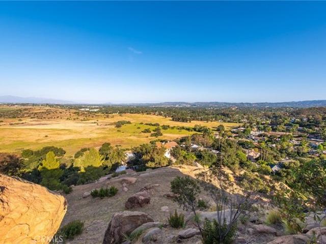 8740 Azul Dr, West Hills, CA 91304