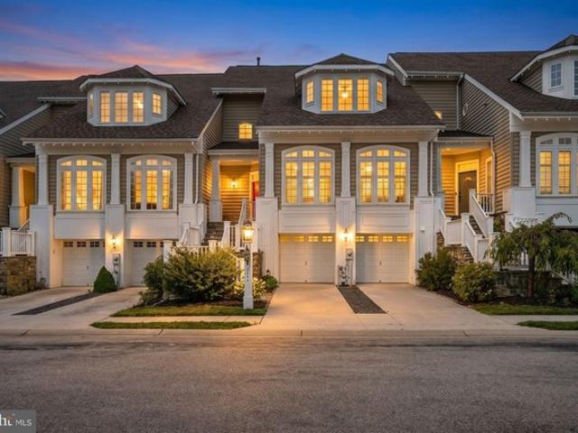 8741 Lake Edge Dr, Laurel, MD 20723
