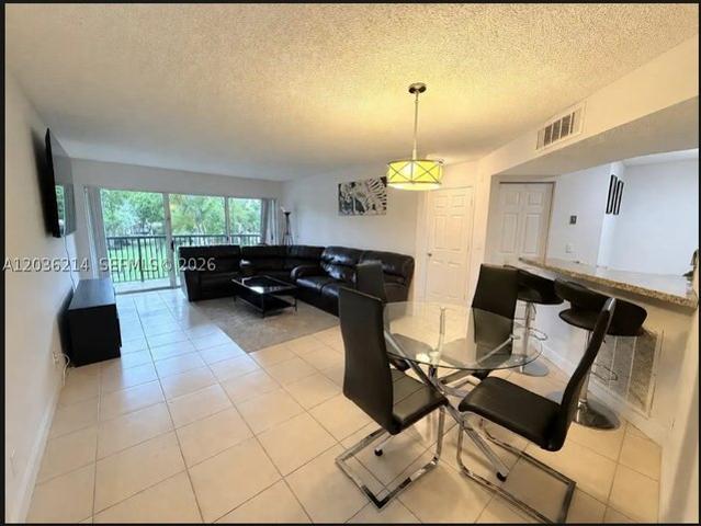 8741 Wiles Rd Apt 204, Coral Springs, FL 33067