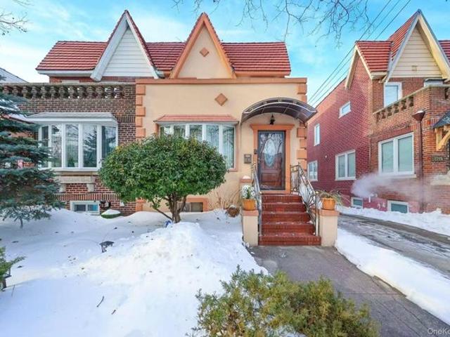 87 43 Union Tpke, Glendale, NY 11385